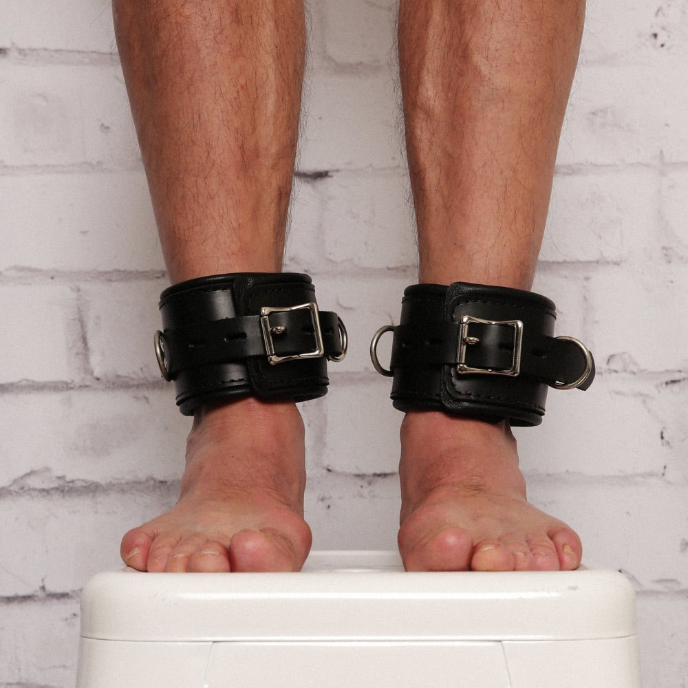Leather Padded Premium Locking Ankle Restraints – Extreme Toyz