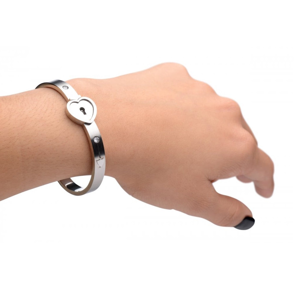 Cuffed Locking Bracelet & Key Necklace - Silver – Extreme Toyz